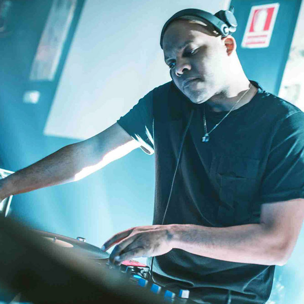 Show Off - Todos Los Viernes en Otto Zutz en Barcelona -- 2018-12-2 ...